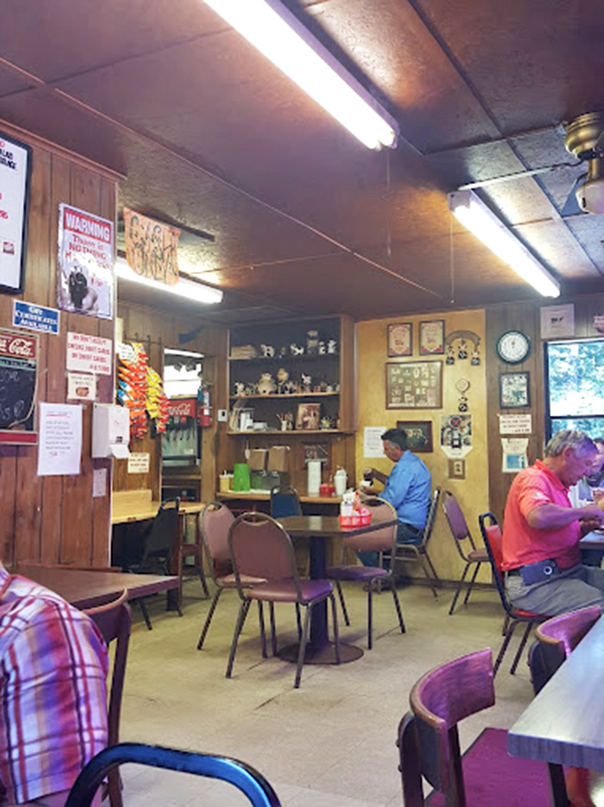 Red chairs and simple tables set the stage for the real star&mdash;food that makes you close your eyes on the first bite.