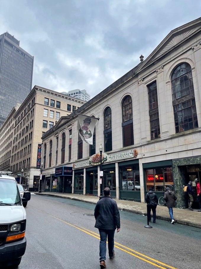 The Province Street location stands as a landmark for sandwich pilgrims seeking transcendent pastrami experiences in downtown Boston. 