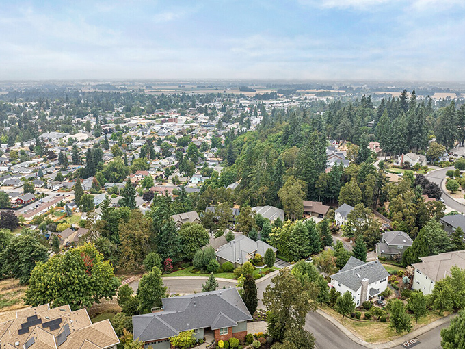 Silverton announces itself with vintage murals that serve as both art and orientation &ndash; small-town branding before branding was cool. 