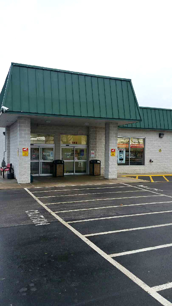 The gateway to bargain paradise. Those automatic doors might as well have a sign saying "Abandon full-price expectations, all ye who enter here."