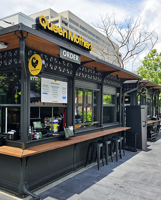The architectural equivalent of "come hither" &ndash; Queen Mother's street-facing counter beckons with promises of duck fat delights.