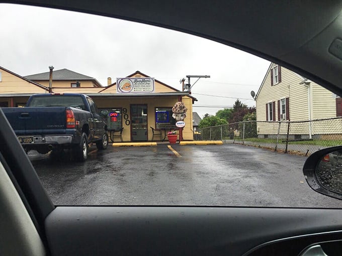 Rain can't dampen the appeal of Mommom's. True ice cream devotees aren't deterred by a little precipitation—they're already thinking about that first lick.