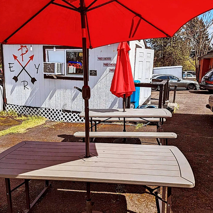 Summer days were made for this&mdash;a white shack, picnic tables, and chicken that makes you question why you'd eat anything else.