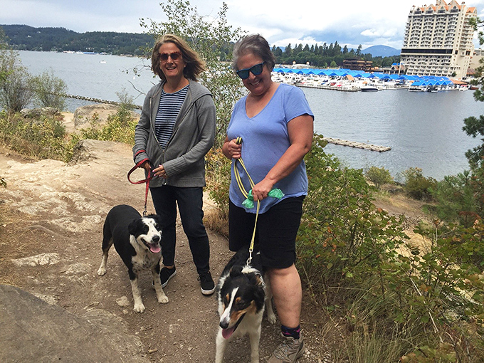 Dogs know good hiking when they smell it! Four-legged trail critics give Tubbs Hill their enthusiastic tail-wagging approval.