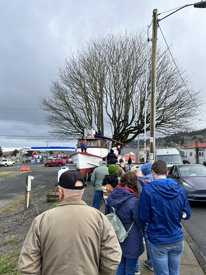 The sailor figurehead stands watch over his domain. Like a guardian of good taste, he silently judges those who would pass by without stopping. 
