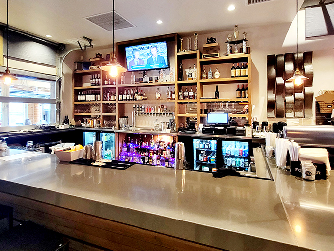 The bar promises liquid refreshment perfectly calibrated to cut through the rich, smoky flavors&mdash;because great barbecue deserves equally impressive beverages.