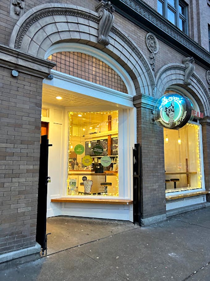 The line that proves good things come to those who wait. Seattle's ice cream faithful gather outside, united by the universal language of "yum." 