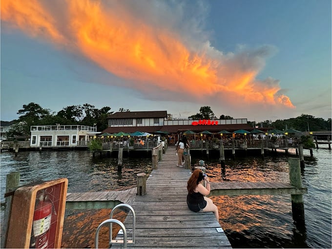 As the sun sets, Mike's transforms into a watercolor painting come to life—the perfect finale to a day of Chesapeake indulgence.