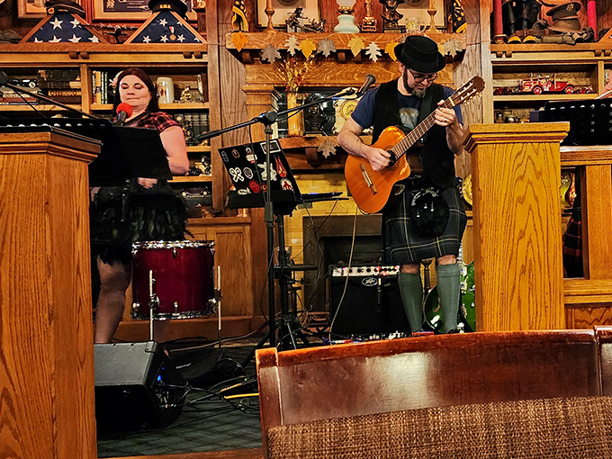 Live music that pairs perfectly with your pint. The only thing better than good food is good food with a soundtrack. 