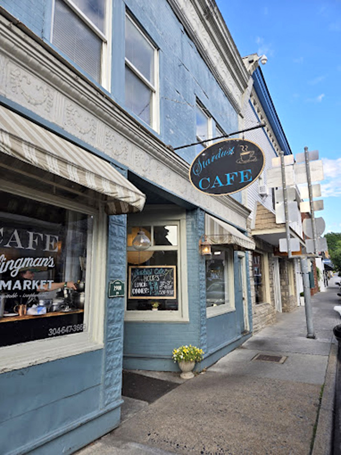 Stardust Caf&eacute;'s blue exterior promises comfort before you even step inside. Like all great local diners, it's not just feeding stomachs&mdash;it's nourishing community connections.