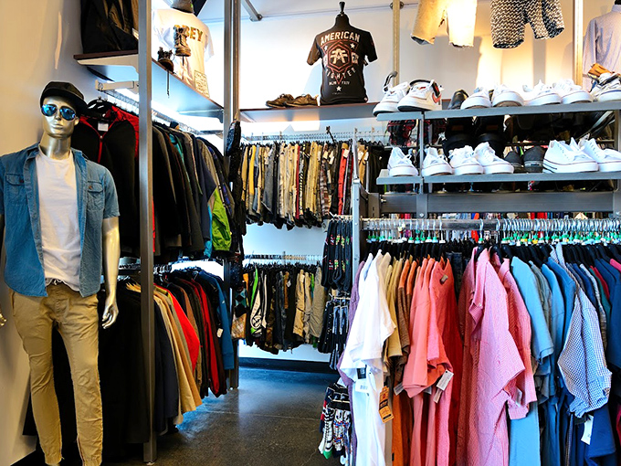 Men's fashion gets equal billing in this secondhand paradise&mdash;proving style has no gender when it comes to smart shopping.