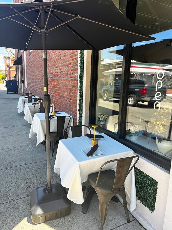 Outdoor dining at Pasta Eataliana isn't just eating outside&mdash;it's theater seating for New Haven's charming streetscape, complete with crisp white tablecloths.