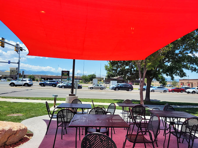 Utah's mountains provide a stunning backdrop for outdoor waffle enjoyment. Even Mother Nature wants in on this culinary action.