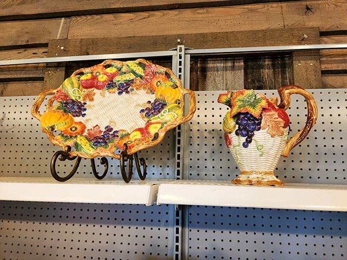 Decorative fruit-adorned ceramics that somehow survived decades without chips&mdash;these conversation pieces are waiting to grace your dining table or become the star of your next dinner party.