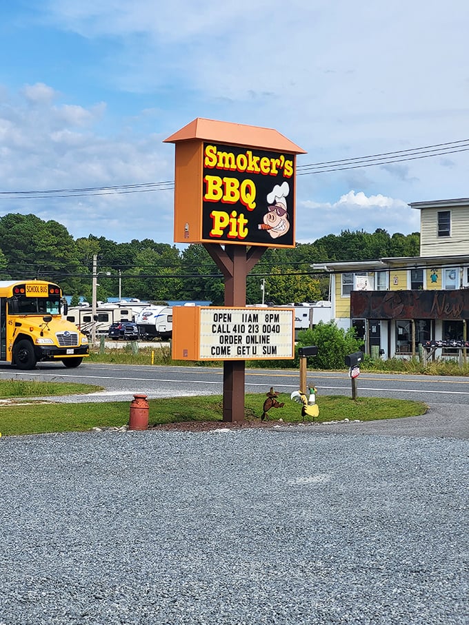 The roadside sign that's saved countless travelers from mediocre meals. "COME GET U SOM" isn't just an invitation—it's practically a moral imperative.