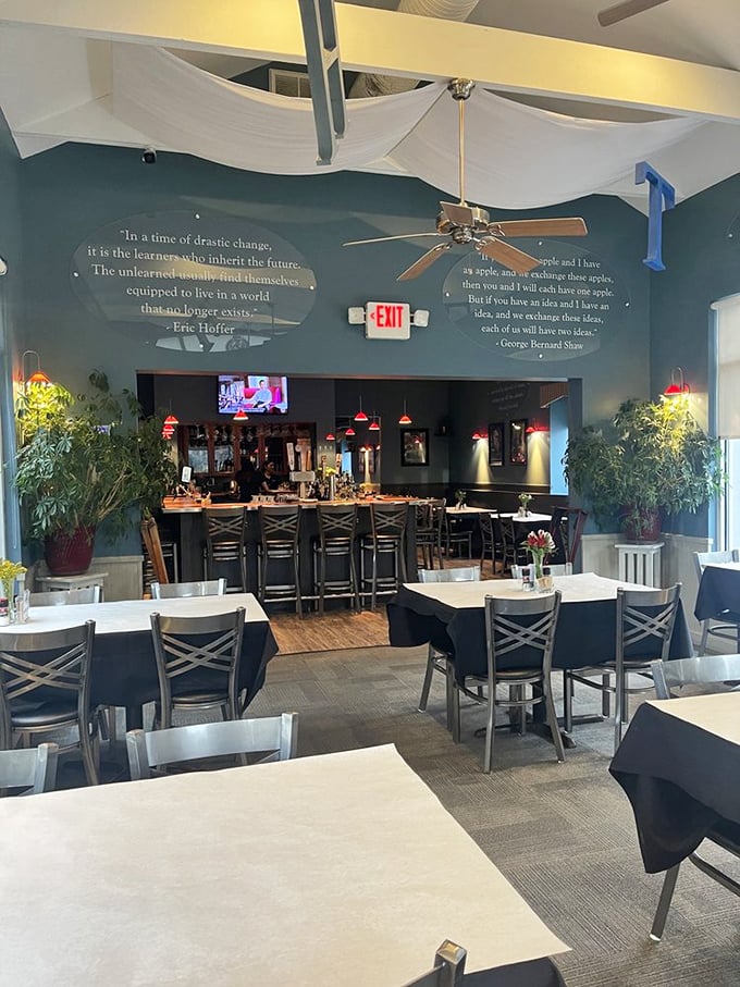 Inspirational quotes adorn the walls, giving diners food for thought while they await food for their stomachs. A feast for mind and body.