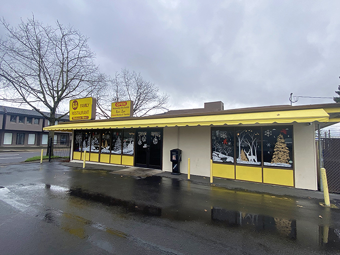 The cheery yellow fa&ccedil;ade of GJ's promises comfort food magic &ndash; like sunshine even on Oregon's grayest days.