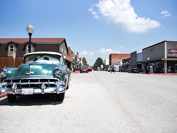 Classic cars and vintage storefronts – Metropolis isn't just super because of the Man of Steel!