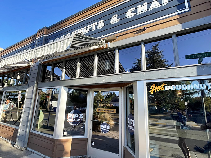The bright blue exterior of Pip's Original is like a beacon for donut lovers. Simple outside, magic inside! 