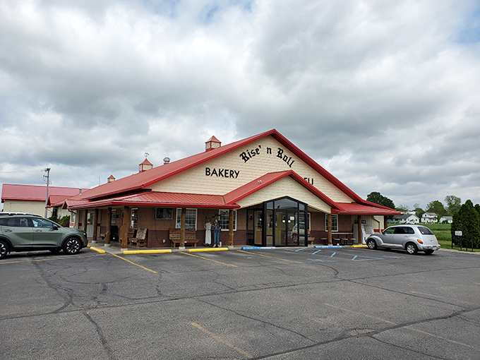 Rise'n Roll Bakery: The red-roofed bakery stands like a beacon of hope for sugar-starved travelers. Simple outside, magic inside!