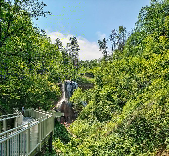Sunset magic at Smith Falls! The golden hour transforms Nebraska's tallest waterfall into nature's own light show.