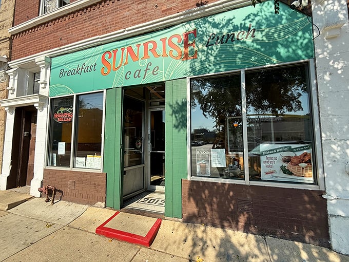 The minty green facade of Sunrise Cafe promises morning magic inside. Breakfast never looked so inviting!