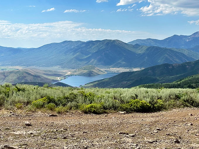 Wasatch Mountain State Park: Mother Nature showing off! Those mountain views make you feel tiny and totally okay with it.