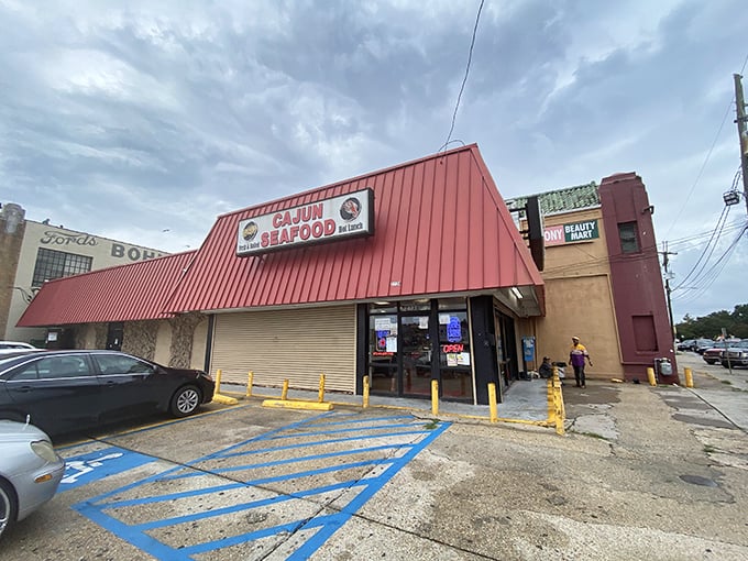 No white tablecloths needed when the seafood is this good &ndash; just bring your appetite and maybe some wet wipes.