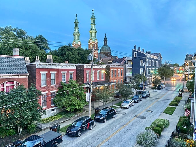 Those twin spires of Covington's cathedral reach skyward like something from a European postcard. Small-town Kentucky with old-world grandeur!