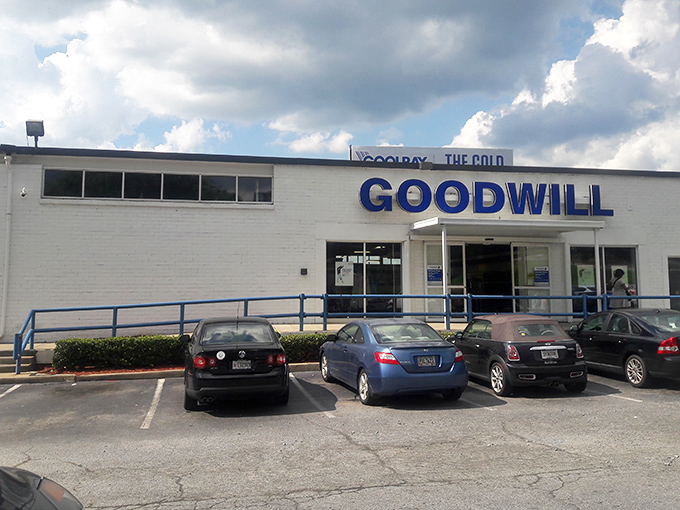 Parking lot surprisingly full on a Tuesday morning. These savvy Georgia shoppers know exactly when the good stuff arrives!