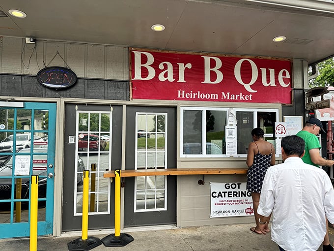 Wood's Chapel's sleek brick exterior hides a barbecue paradise inside. Don't let the modern look fool you – they smoke meat like the old-timers.