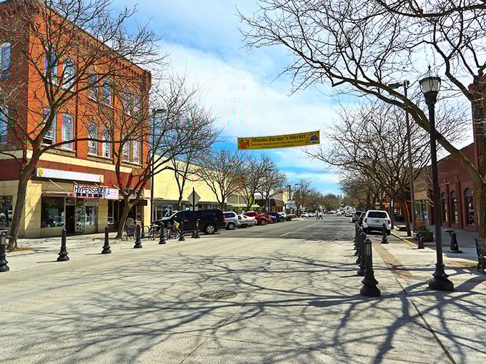 Downtown Moscow welcomes with small-town warmth and big-city sophistication. Those shady streets promise a perfect retirement pace.