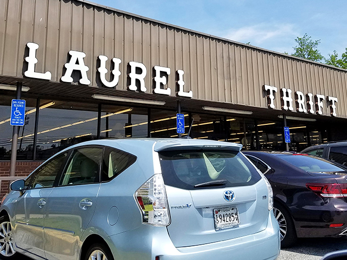 "Laurel Thrift" in lights &ndash; like Broadway for bargain hunters with a standing ovation of savings.