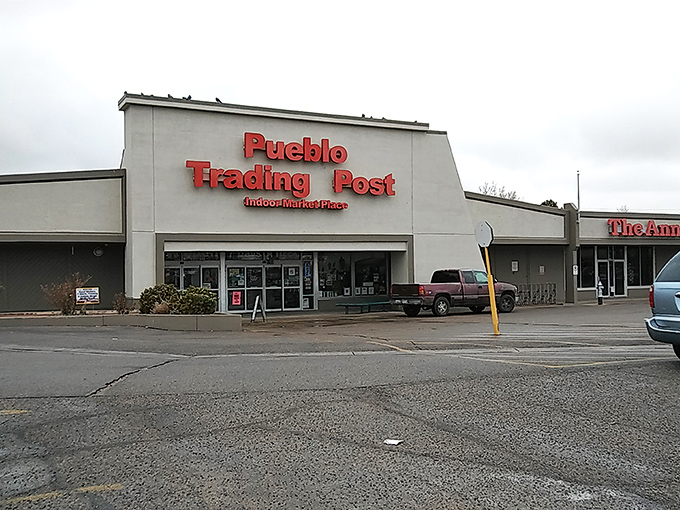 Rain or shine, this no-nonsense marketplace has been drawing crowds to its doors. The real magic happens inside!