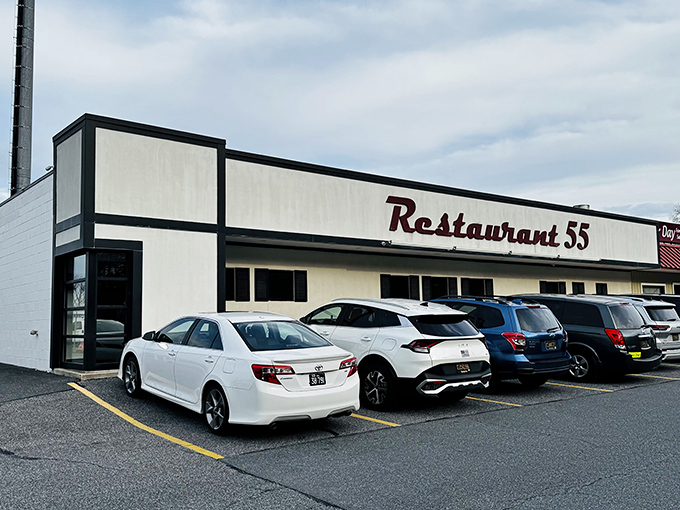 The full parking lot tells the story. When locals line up like this in Delaware, you know you've found a hidden treasure worth every calorie.