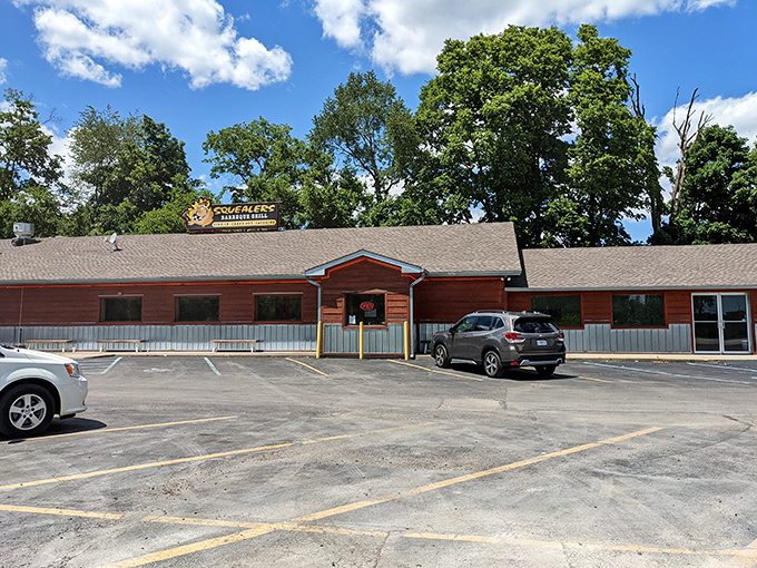 When trees frame a BBQ joint this perfectly, it's Mother Nature's way of saying "Stop here and eat!"