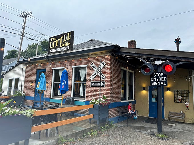 This unassuming depot-turned-eatery might look quiet, but inside, sandwiches are causing quite the commotion.