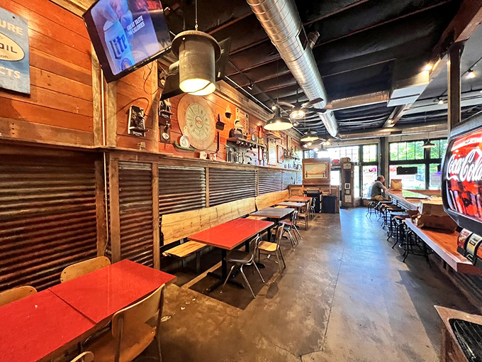 Industrial chic meets Southern comfort in this no-nonsense dining room. The message is clear: we're here for the chicken, not the chandeliers. 