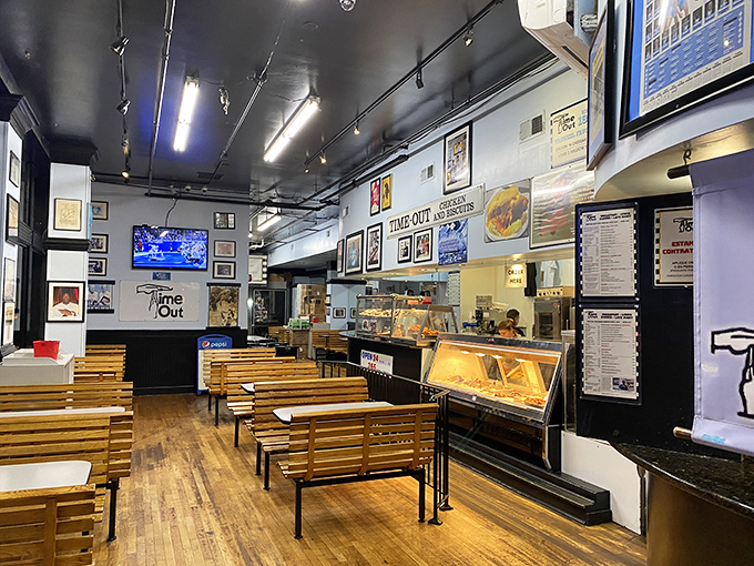 Simple wooden booths and no-nonsense decor tell you everything you need to know: this place prioritizes what's on your plate, not what's on the walls. 