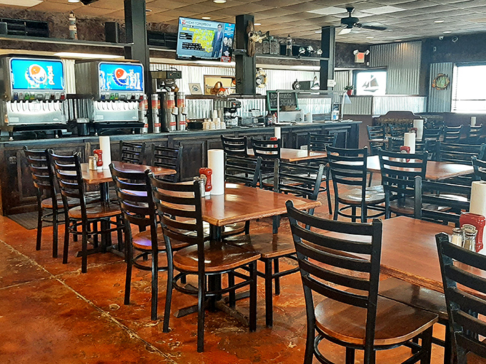 Unpretentious wooden tables and chairs await hungry patrons. This isn't about the d&eacute;cor&mdash;it's about clearing space for the seafood feast that's coming your way.