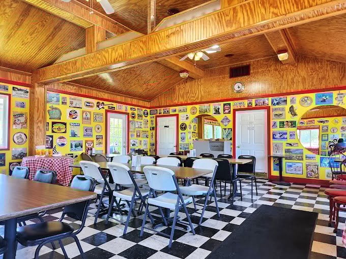 Checkered floors and vintage-adorned walls tell you this isn't a chain experience. This is pure, unadulterated Americana.