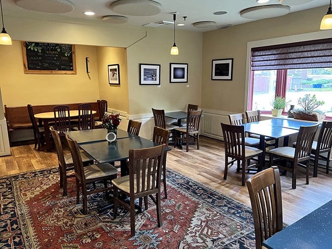 Area rugs, warm lighting, and thoughtfully arranged wooden tables create the perfect New England atmosphere&mdash;casual enough for Tuesday dinner, refined enough for Saturday date night.