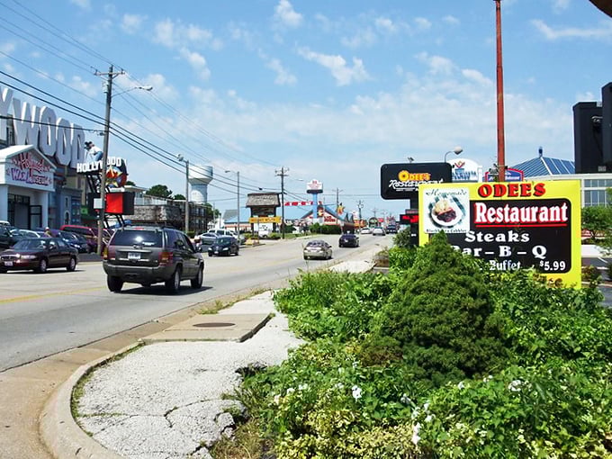 Branson's bustling commercial strip offers entertainment galore without the big-city price tag&mdash;Elvis impersonators not included in monthly rent!