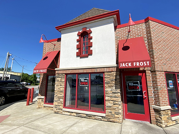 Jack Frost's castle-like exterior is like Winterfell for donut lovers&mdash;minus the dragons, plus maple bacon delights.
