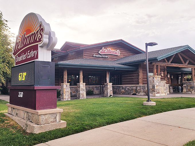Joe Momma's rustic lodge vibes are like a breakfast hug in building form. This Eagle eatery looks like it could tell tales of lumberjacks and their legendary appetites.