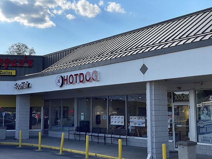 K-Street's minimalist design lets their maximal hot dogs take center stage. Clean lines, messy eating&mdash;just as it should be.