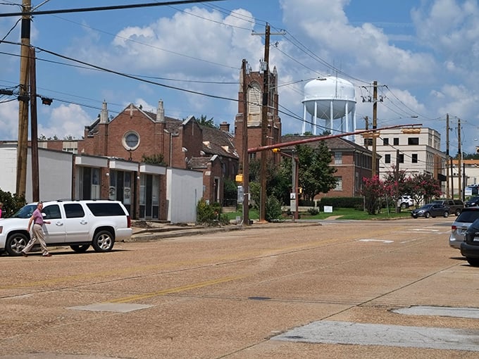 Downtown Longview offers that perfect small-city balance &ndash; enough buildings to feel urban, but you'll still find parking within this century.