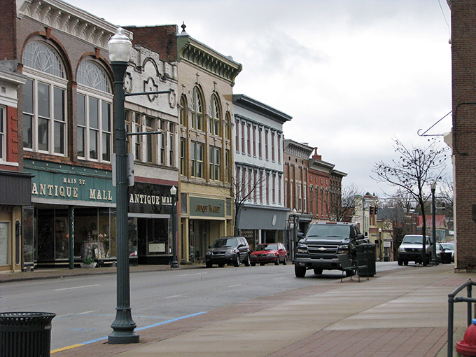 Strolling through Richmond's antique district feels like time travel with better coffee options. Treasure hunters, your paradise awaits!