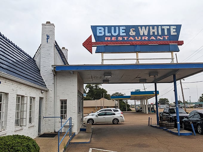 The Blue & White's vintage sign has been guiding hungry travelers to breakfast nirvana since the days when cars had fins and gas was cheap.
