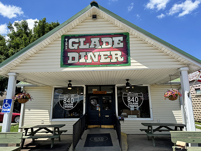 The Glade Diner's charming white clapboard exterior promises the kind of meal your grandmother would approve of&mdash;calorie counting not included.